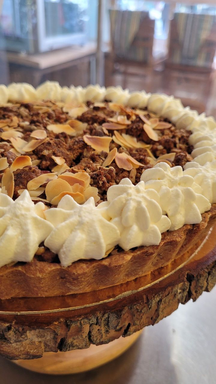 Banana-applecrumble | More Pastry